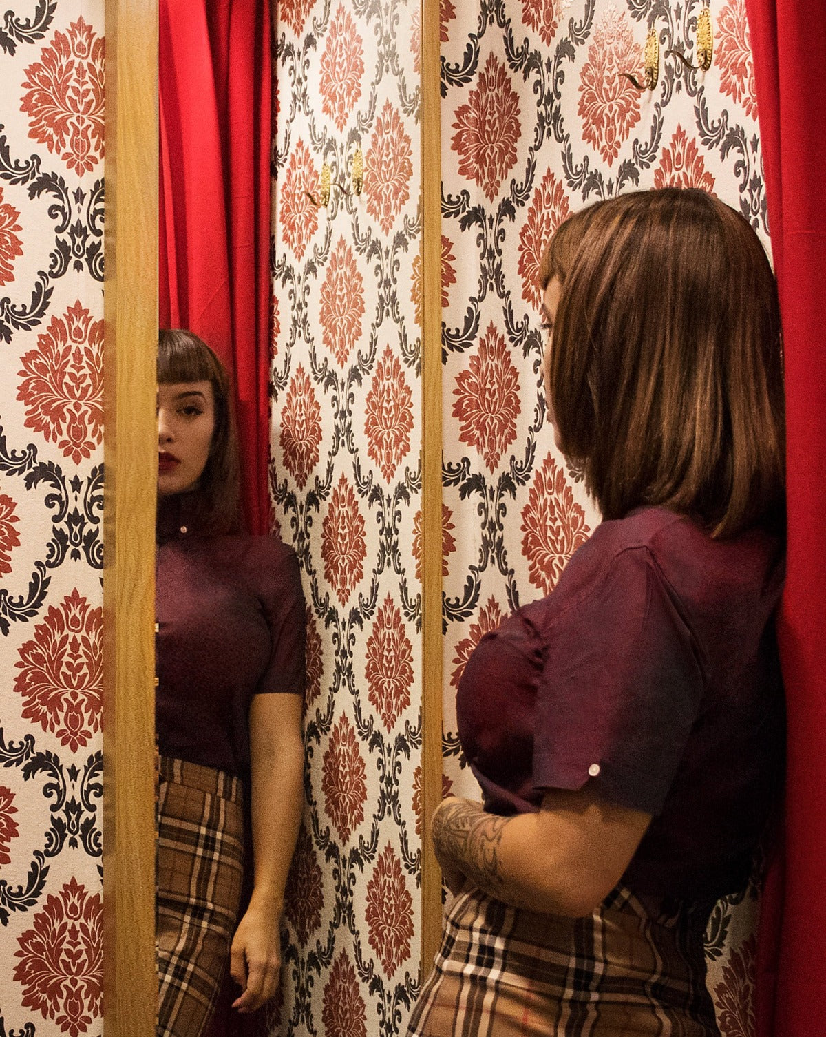 Ladies Tonic two tone Burgundy shirt– Relco London